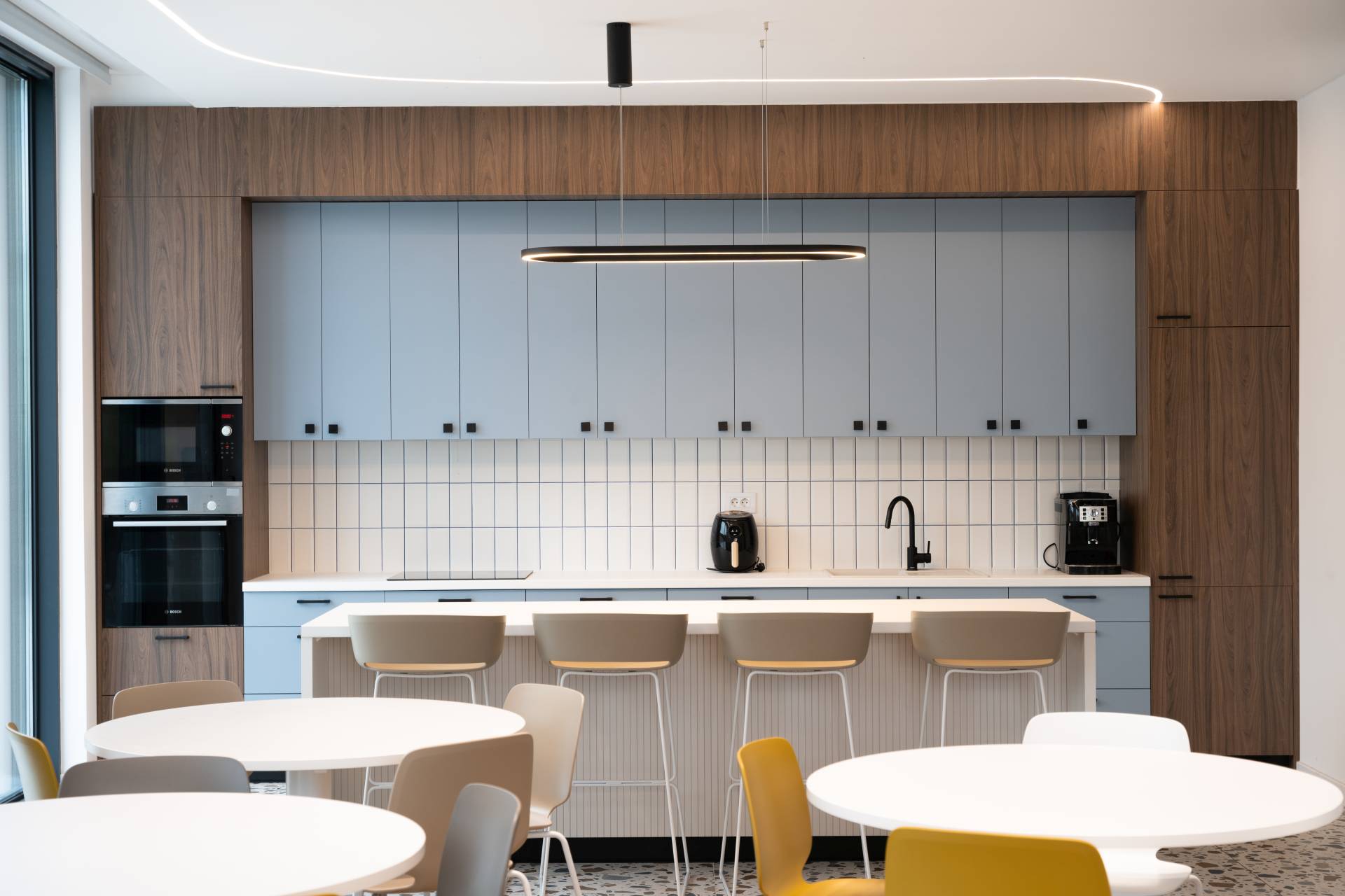 Elegantna oaza tehnologije i prirode: ION Solutions u Petrovaradinu ...